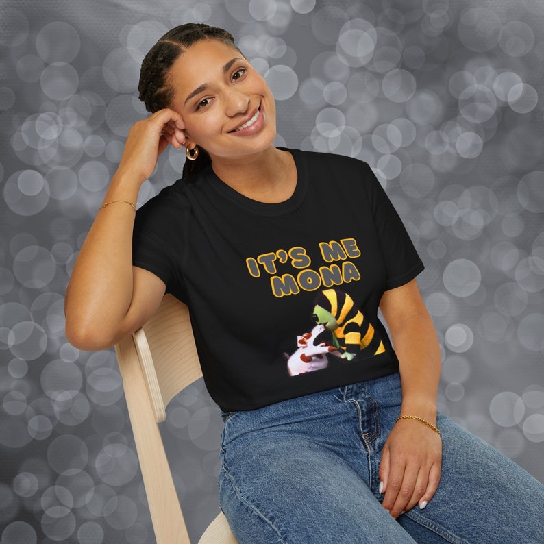 Nanalan Mona T-shirt: Retro Peepo Design, Girlfriend Gift - Etsy