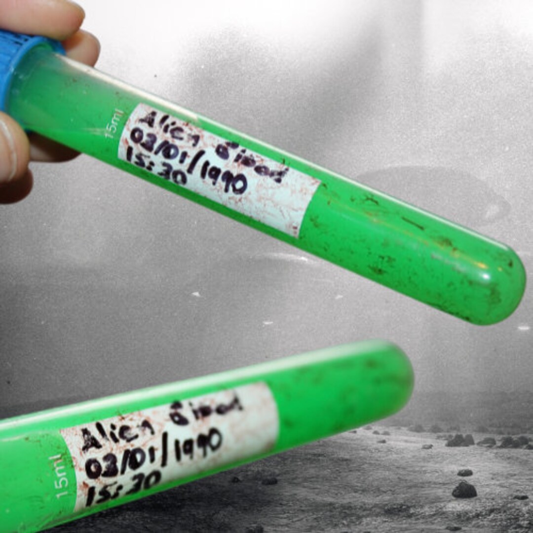 Simulated 1990 Antique Green Alien Blood Apothecary Vintage Horror ...