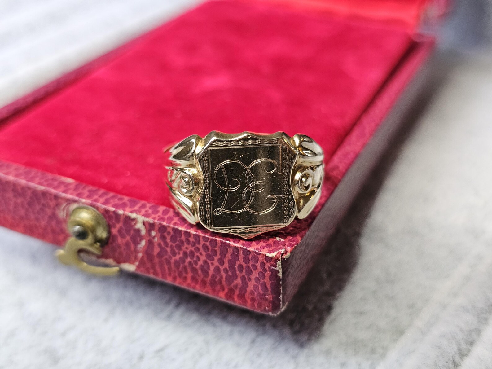 Antique Chester 1939 9ct Yellow Gold Shield Signet Ring - D.E. Monogram ...