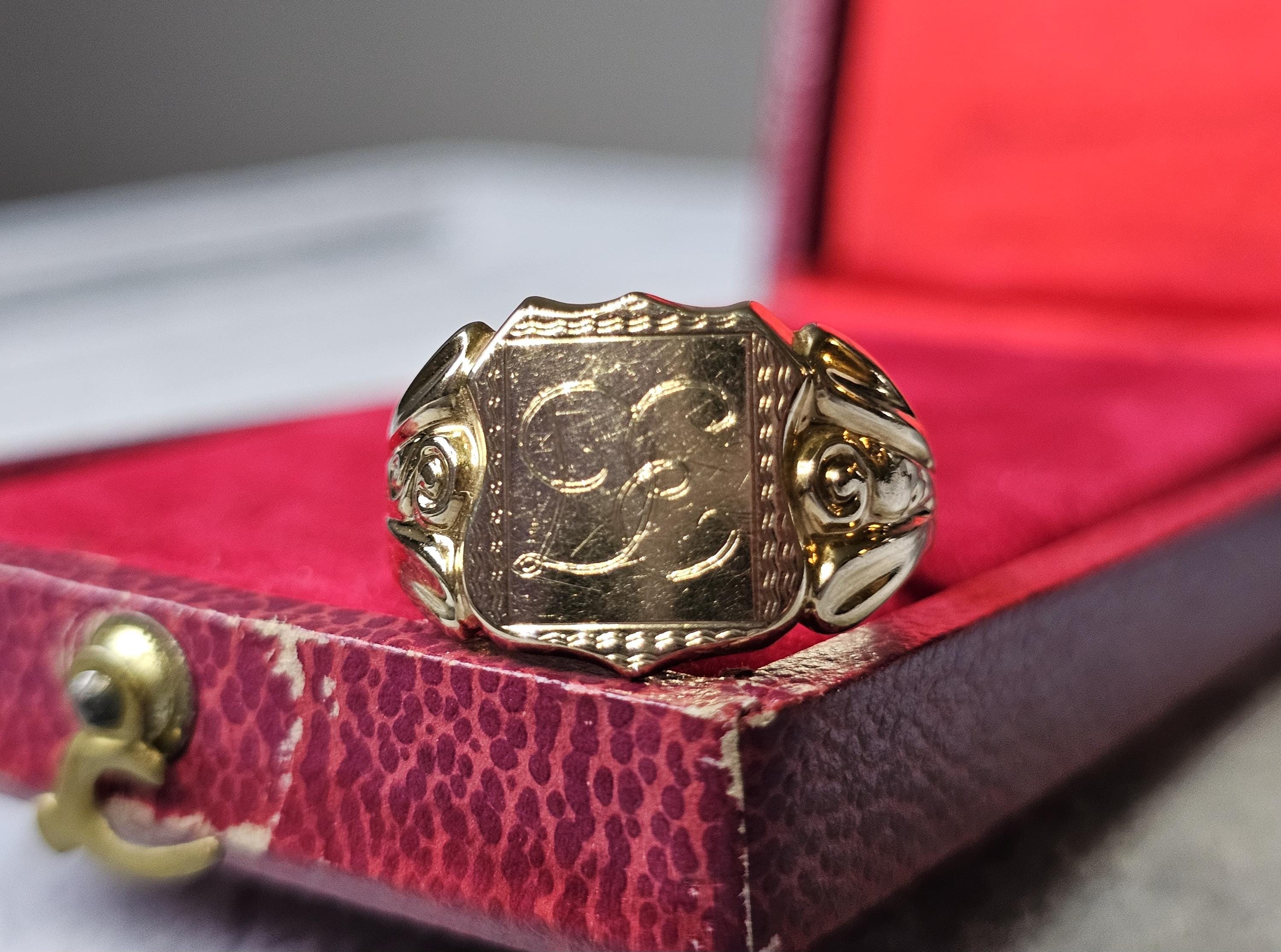 Antique Chester 1939 9ct Yellow Gold Shield Signet Ring - D.E. Monogram ...