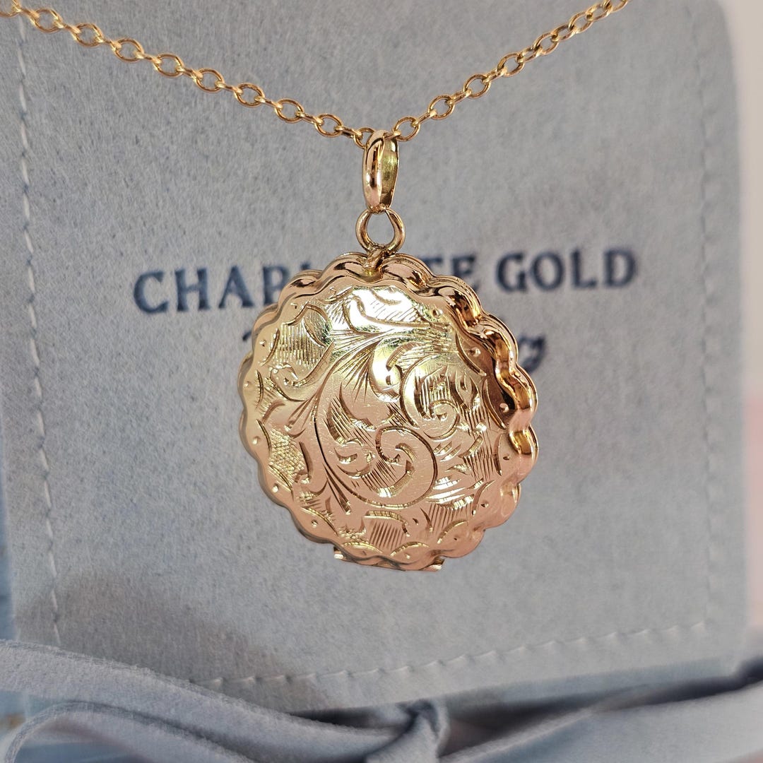 Solid 9ct Gold Britton & Sons Round Locket Floral Design Circa London ...