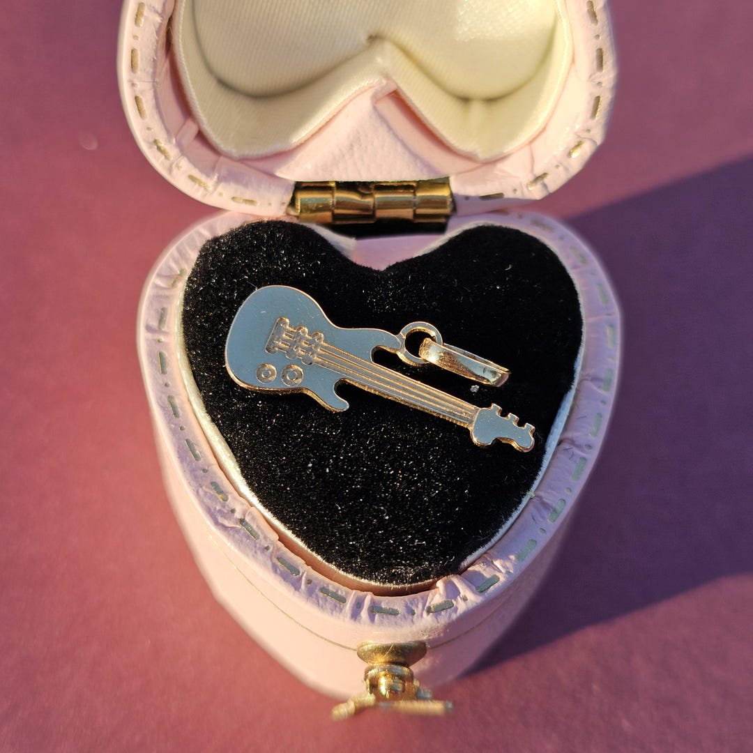 18ct Gold Electric Guitar Charm - Cute Musical Instrument Charm - Solid ...
