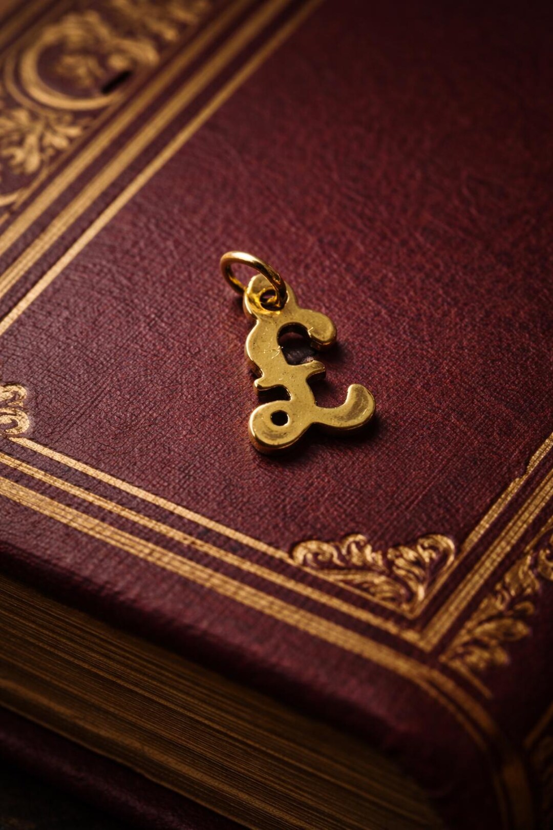 9ct Gold Pound Sign Pendant - Etsy