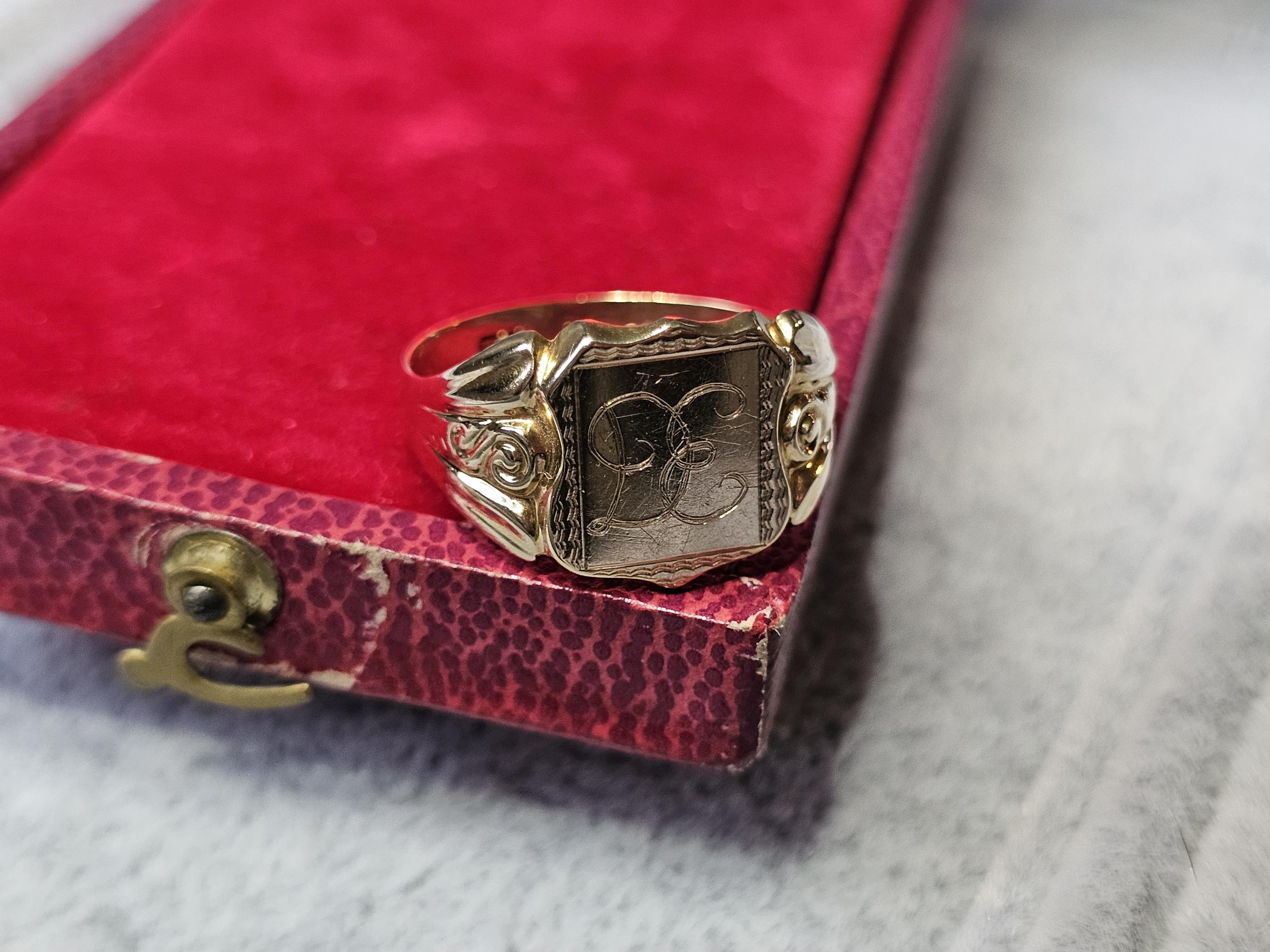 Antique Chester 1939 9ct Yellow Gold Shield Signet Ring - D.E. Monogram ...