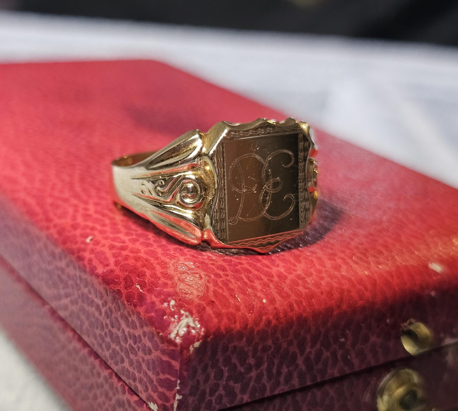 Antique Chester 1939 9ct Yellow Gold Shield Signet Ring - D.E. Monogram ...