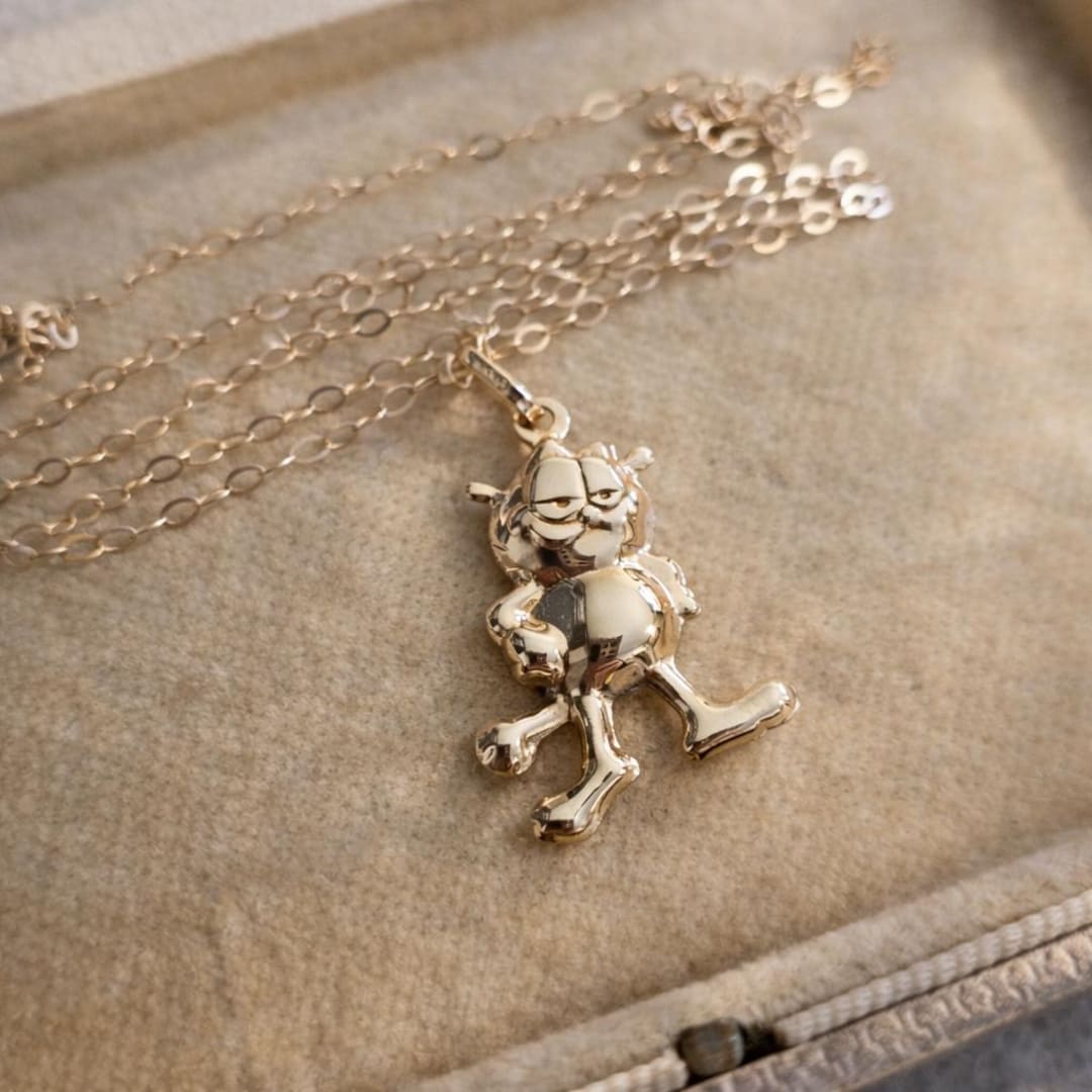 9ct Yellow Gold Garfield Cat Officially Licenced Pendant and 16" 40cm ...