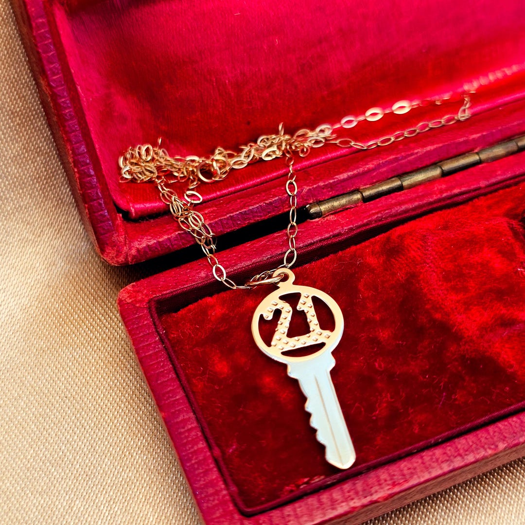 9ct Gold 21st Birthday Key Pendant 16" Necklace - Perfect Birthday ...