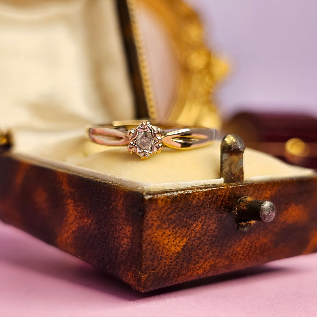 The Vintage 9ct Yellow Gold Illusion Set Diamond Solitaire Engagement ...