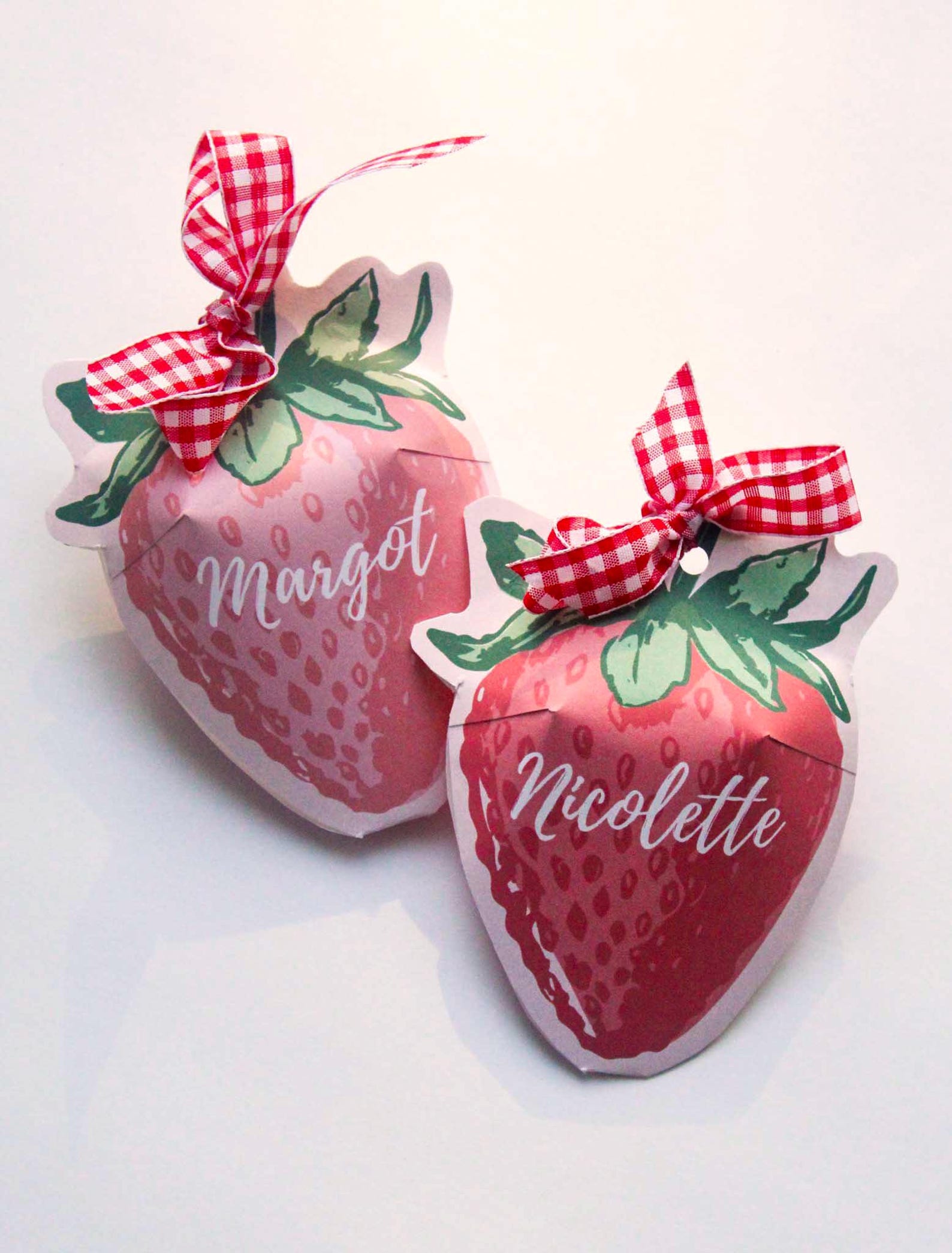 DOWNLOAD PRINTABLE 3D Strawberry Place Card, Fruit Party, Garden Dinner ...