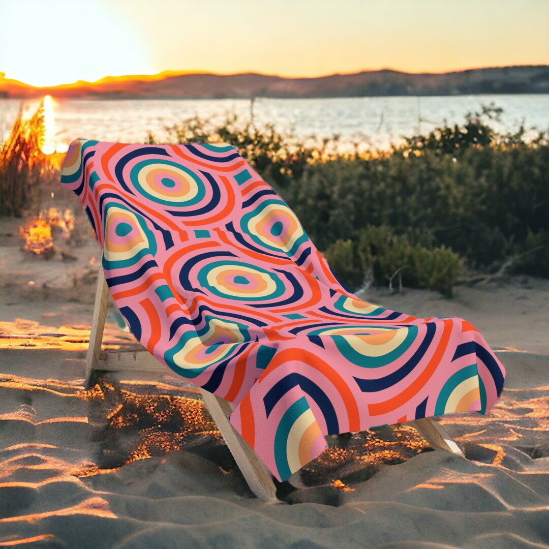 Bold Geometric Retro Beach Towel Pink Concentric Circle Pattern Modern ...