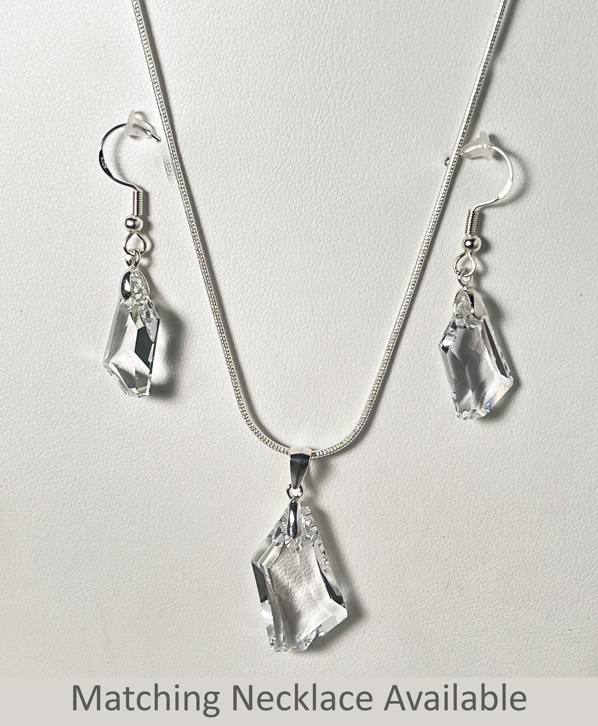 Clear Swarovski De-art Crystal Pendant Earrings on Sterling Clear Swarovski De-art Crystal Pendant Earrings on Sterling