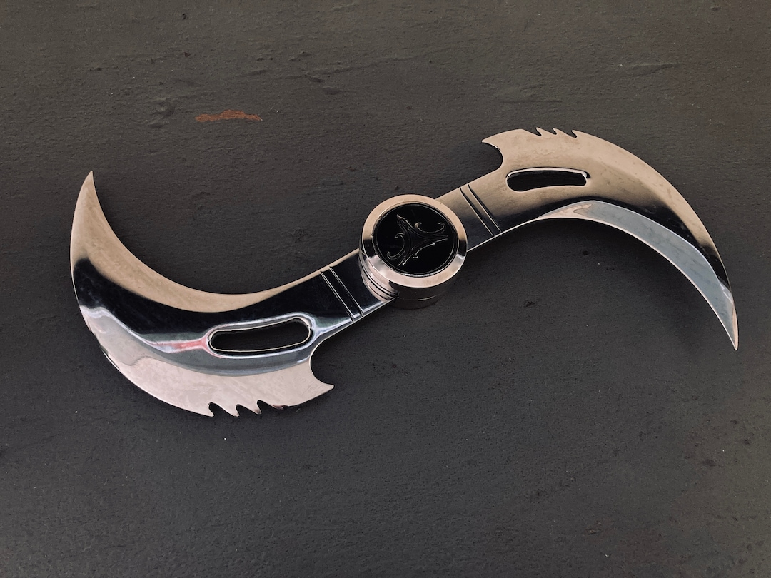 Blade Throwing Glaive HERO Model Stainless Steel Folding 1/1 Vampire Killer Rare Snipes Movie ...