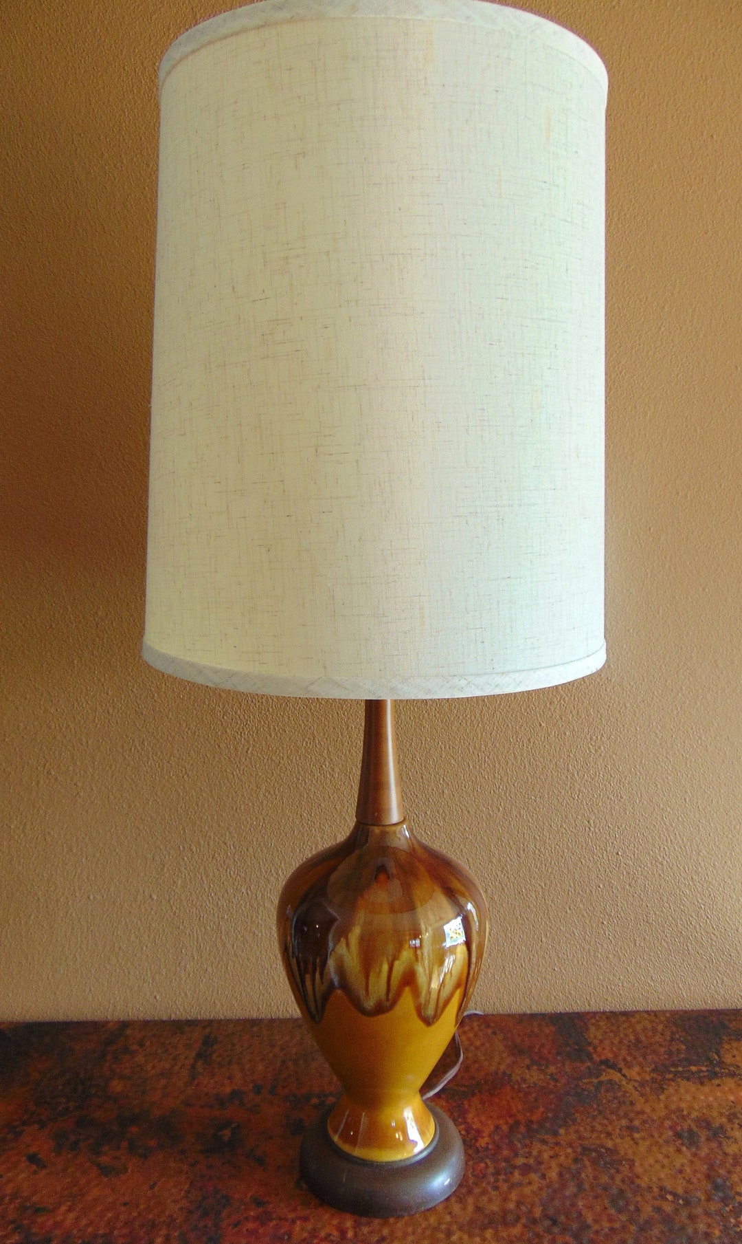 Vintage MCM Drip Vase Lamp - Etsy
