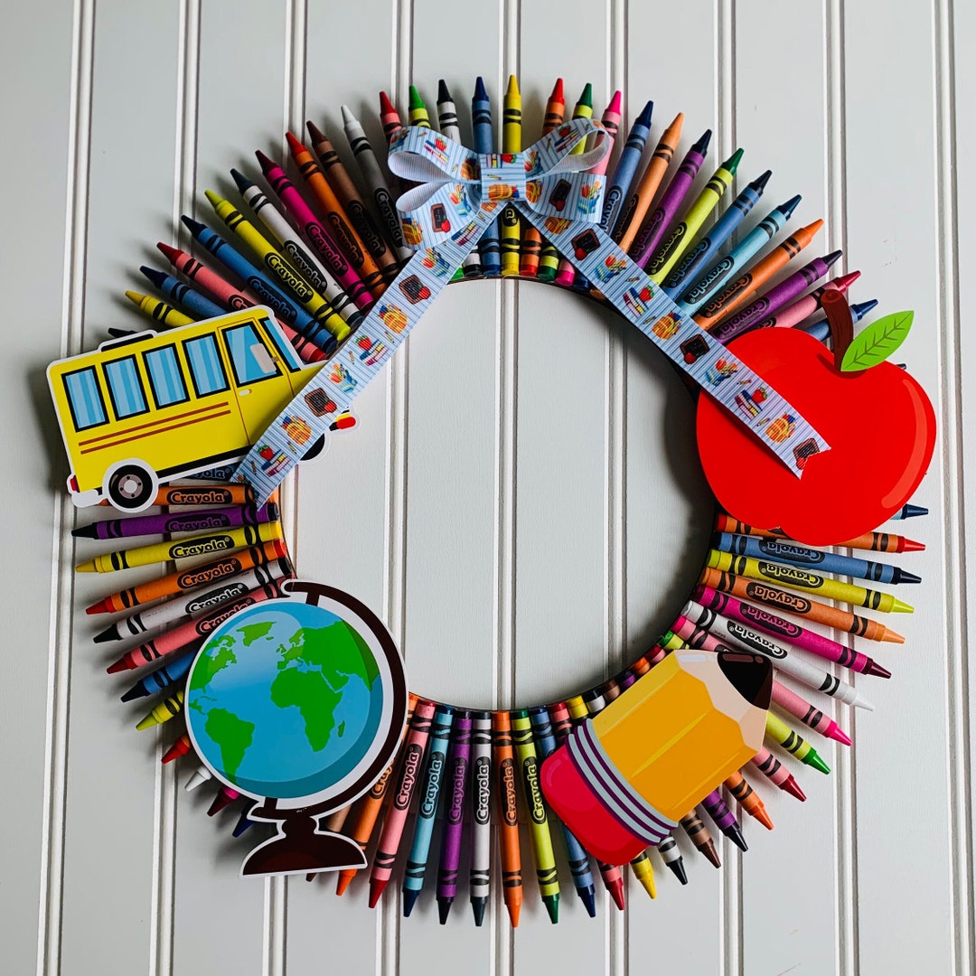 CRAYON WREATH | Back to School Teacher GIFTS | Classroom Decor ...