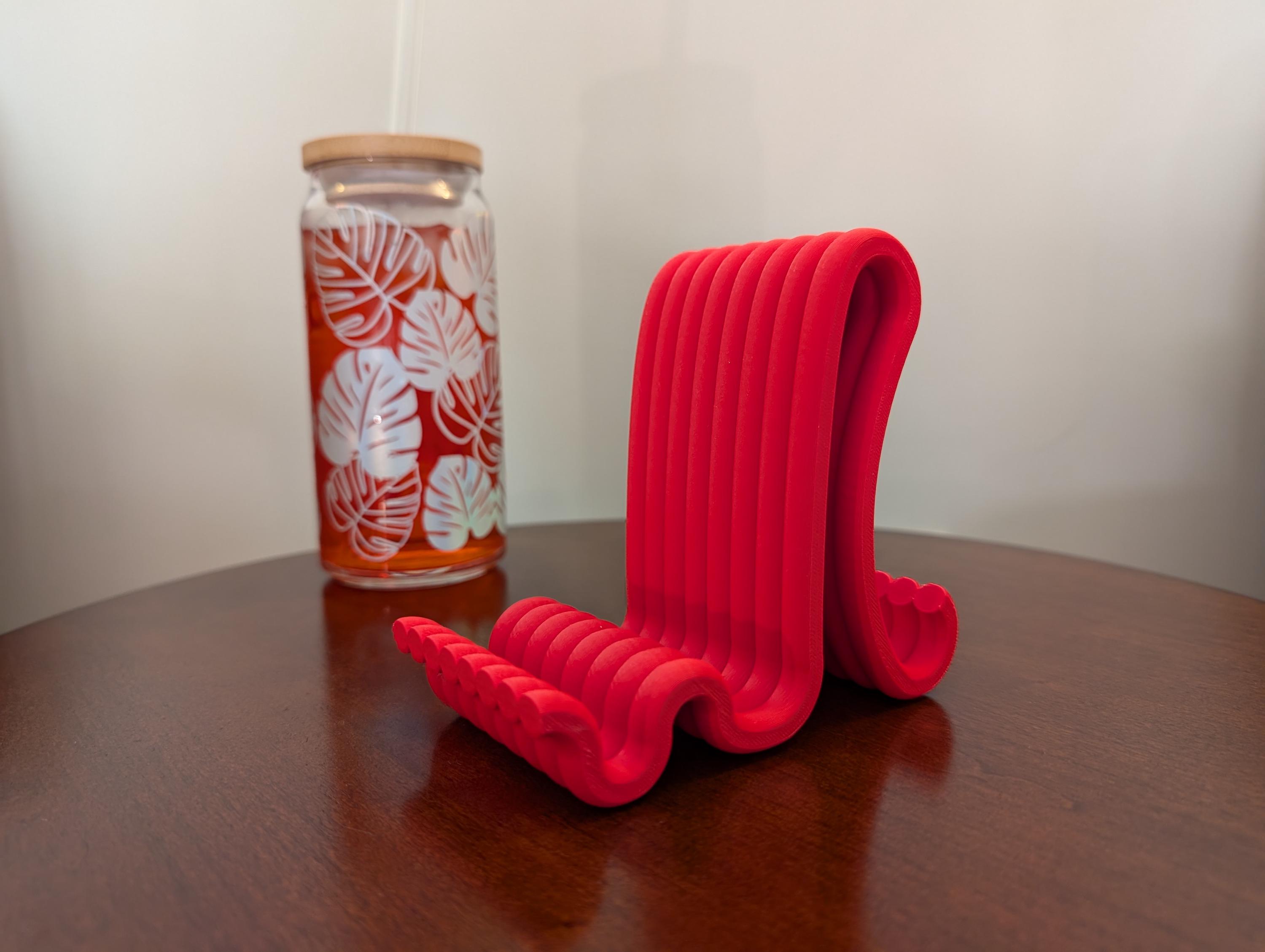 Retro Wavy Phone Stand: 3D Printed Bauhaus Style - Etsy