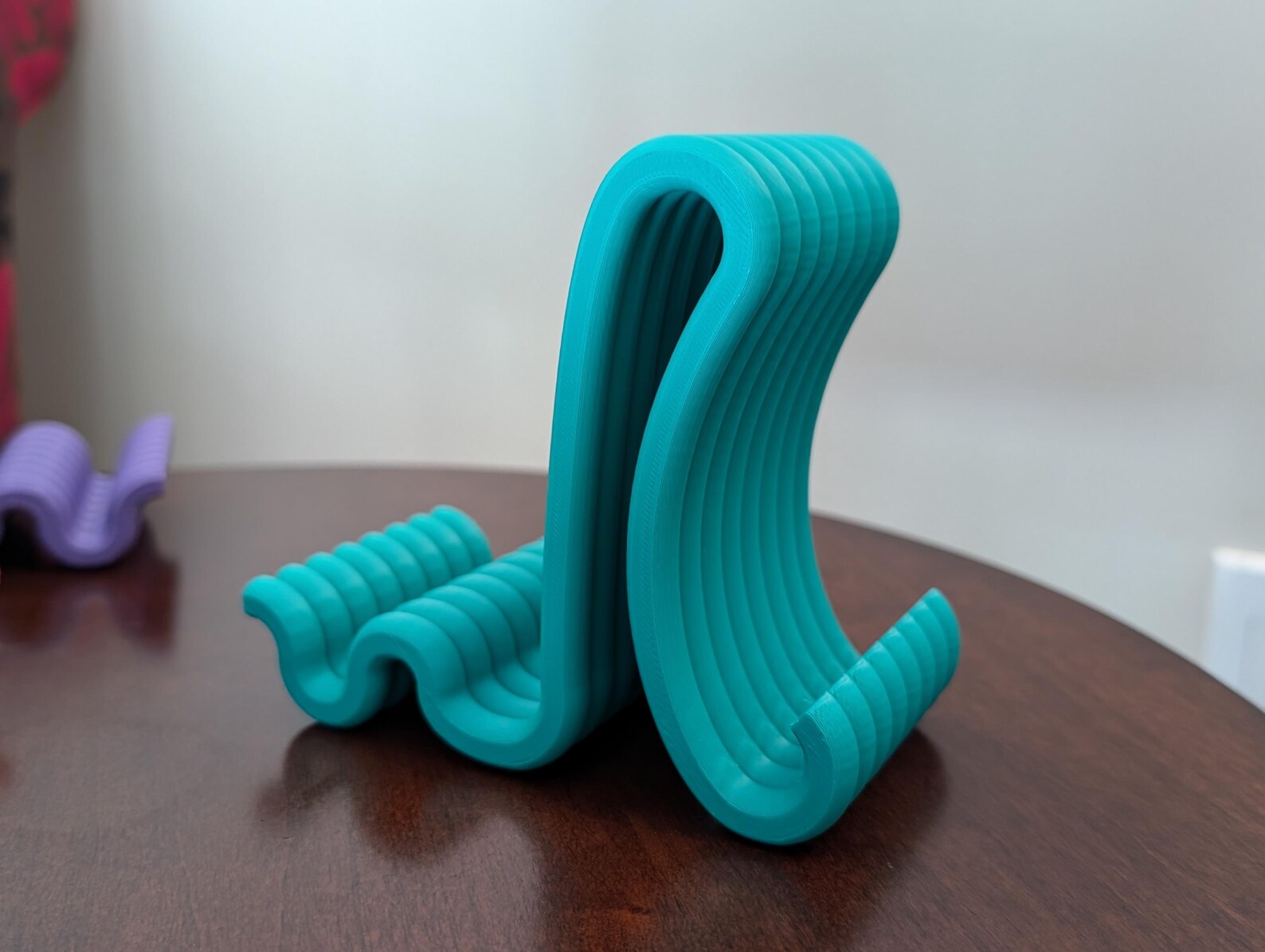 Retro Wavy Phone Stand: 3D Printed Bauhaus Style - Etsy