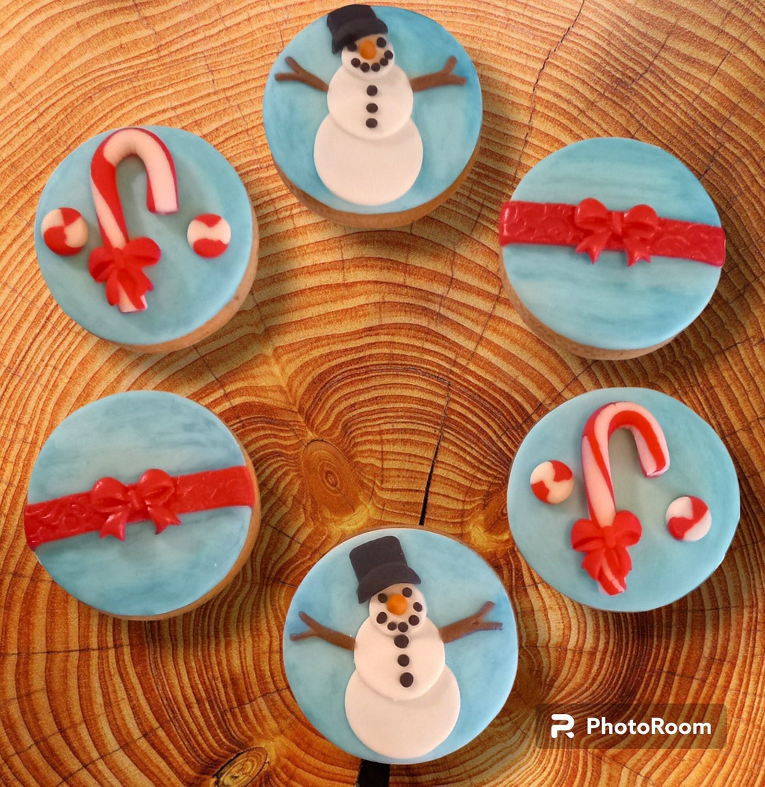 Set of 6 Fondant Biscuits Toppers Christmas Theme - Etsy