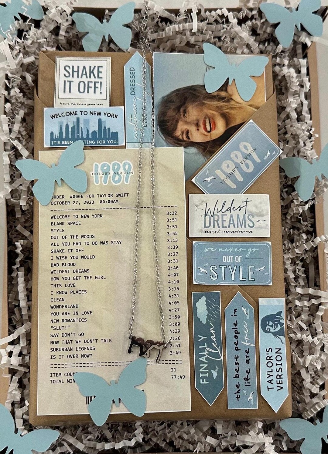 Taylor Swift Surprise Date With a Book 1989 Necklace - Etsy