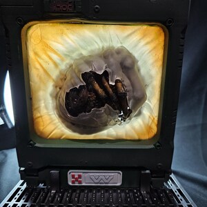 Alien Romulus 1/2 Scale Facehugger Stasis Movie Prop - Etsy