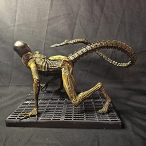 Alien 3 1/6 Dog Alien Statue - Etsy