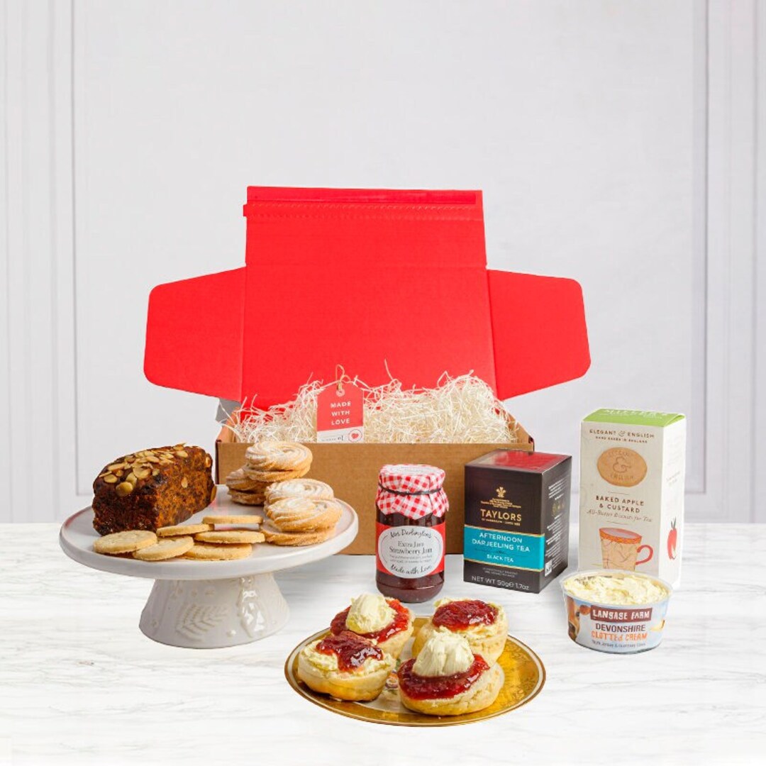 Afternoon Tea Hamper British Gift Hamper Sweat & Savoury Treats Scones ...