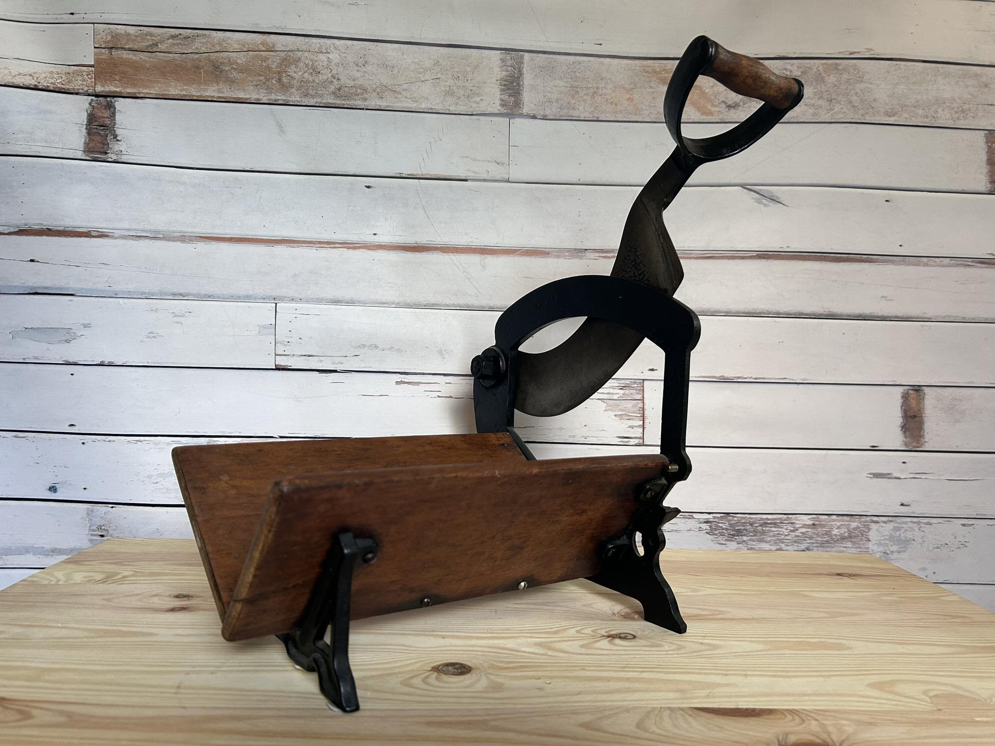 ALEXANDERWERK Antique Bread Cutter, Manual Cast Iron Bread Slicer, Wood ...