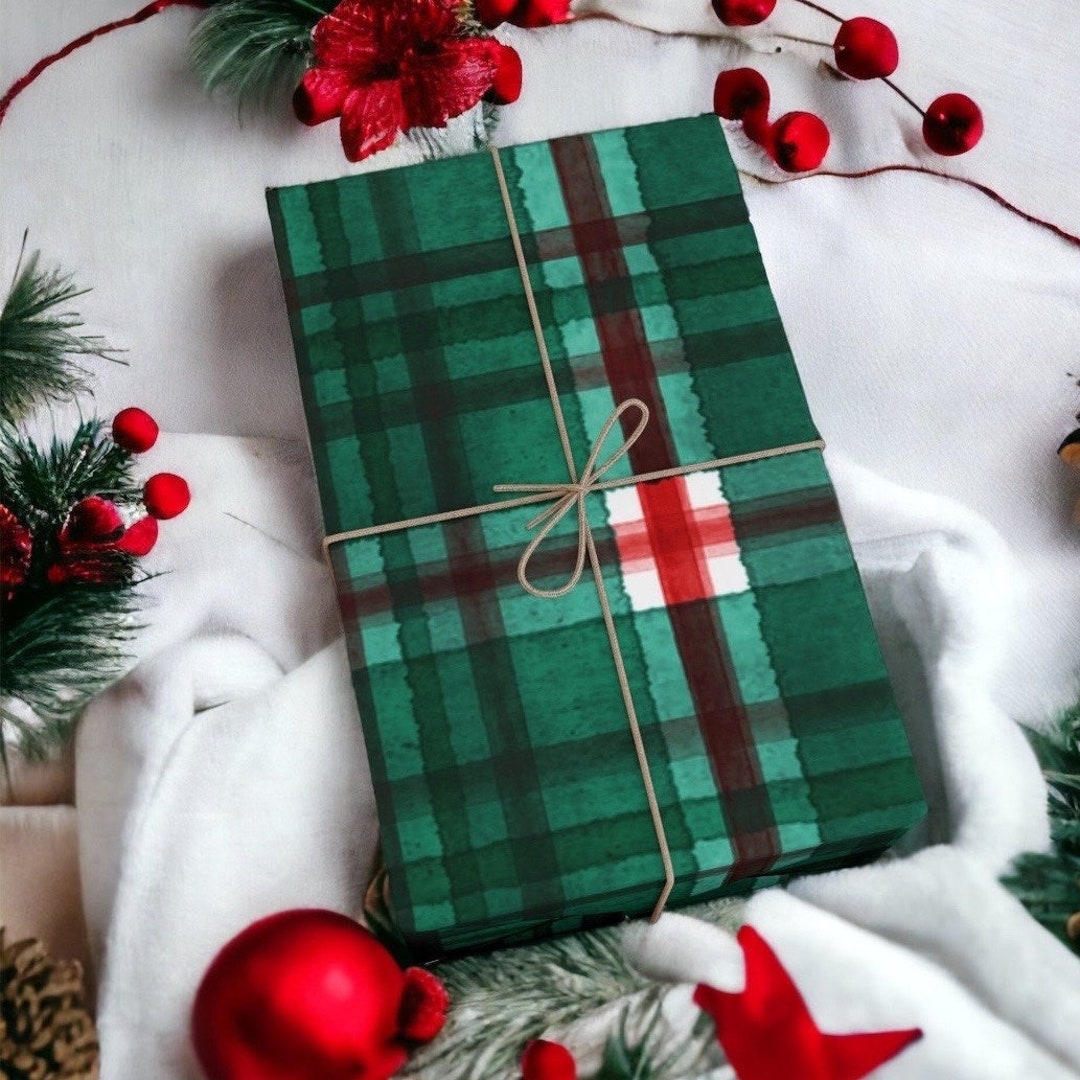 Green and Red Plaid Christmas Gift Wrap, Winter Traditional Flannel ...