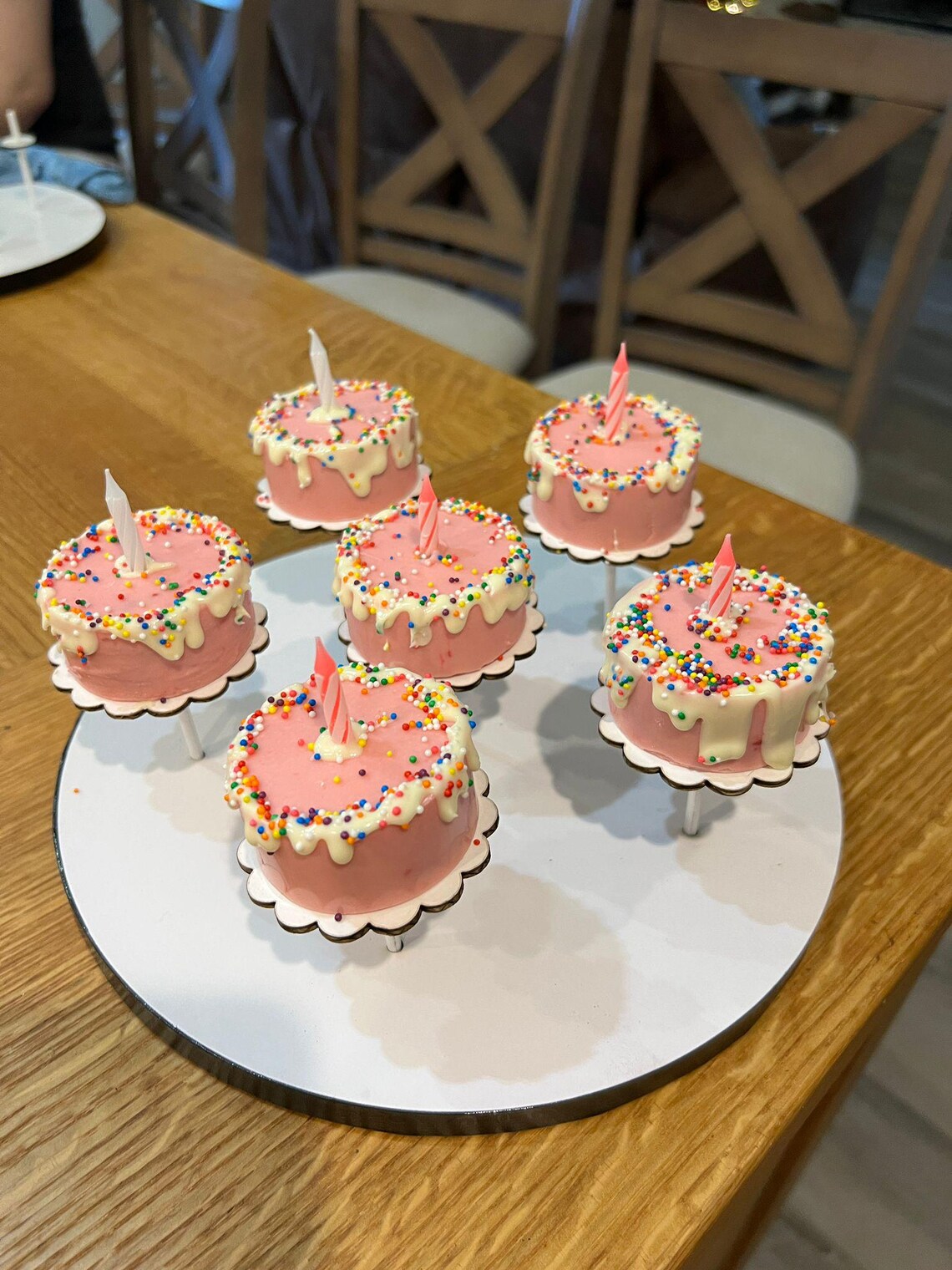 Mini Cake & Dessert Display Stand | Holds 6 Mini Cakes With Scalloped ...