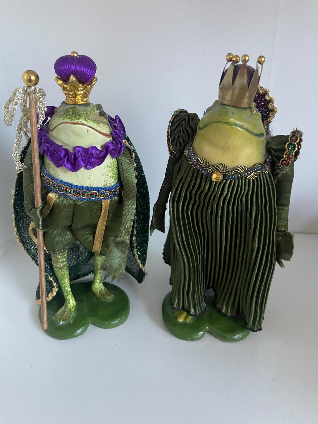 Pair of Anthropomorphic King and Queen Frog Figurines on Stands 7 ...