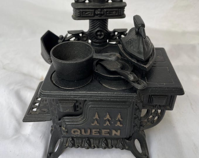 Vtg Mini "queen" Cast Iron Old Fashion Stove Salesman Sample With ...