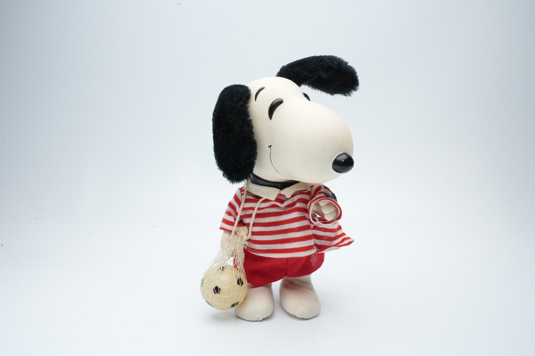 Nostalgic Vintage Snoopy Doll From 1958-1966 Charming Vintage Snoopy ...