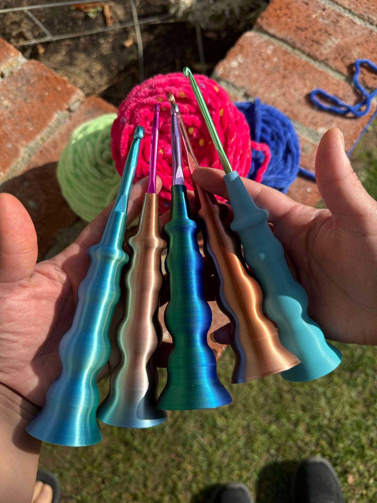 Ergonomic 3D Printed Crochet Handle Grip With Hook - Etsy Canada