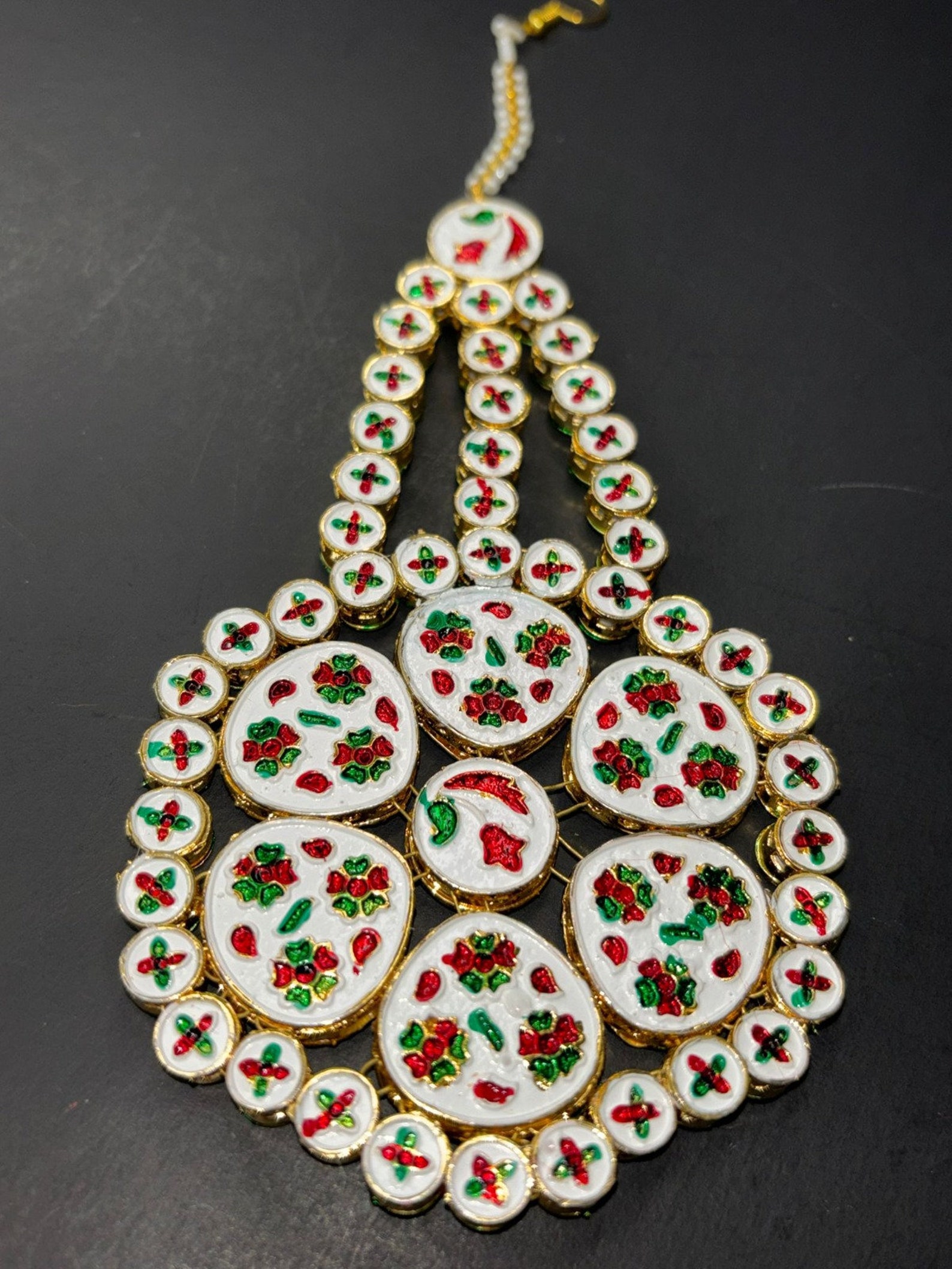 Enchanted Emerald Elegance - Premium Dabi Kundan Pasa With Handcrafted ...
