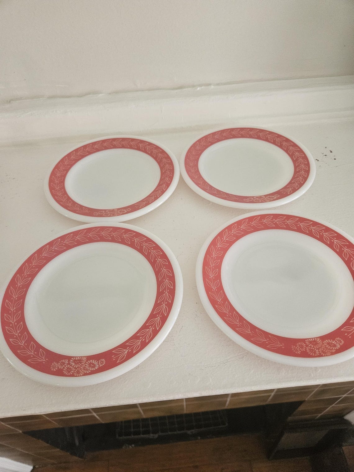 Pyrex Laurel Leaf Appetizer/salad/desert Plates - Etsy