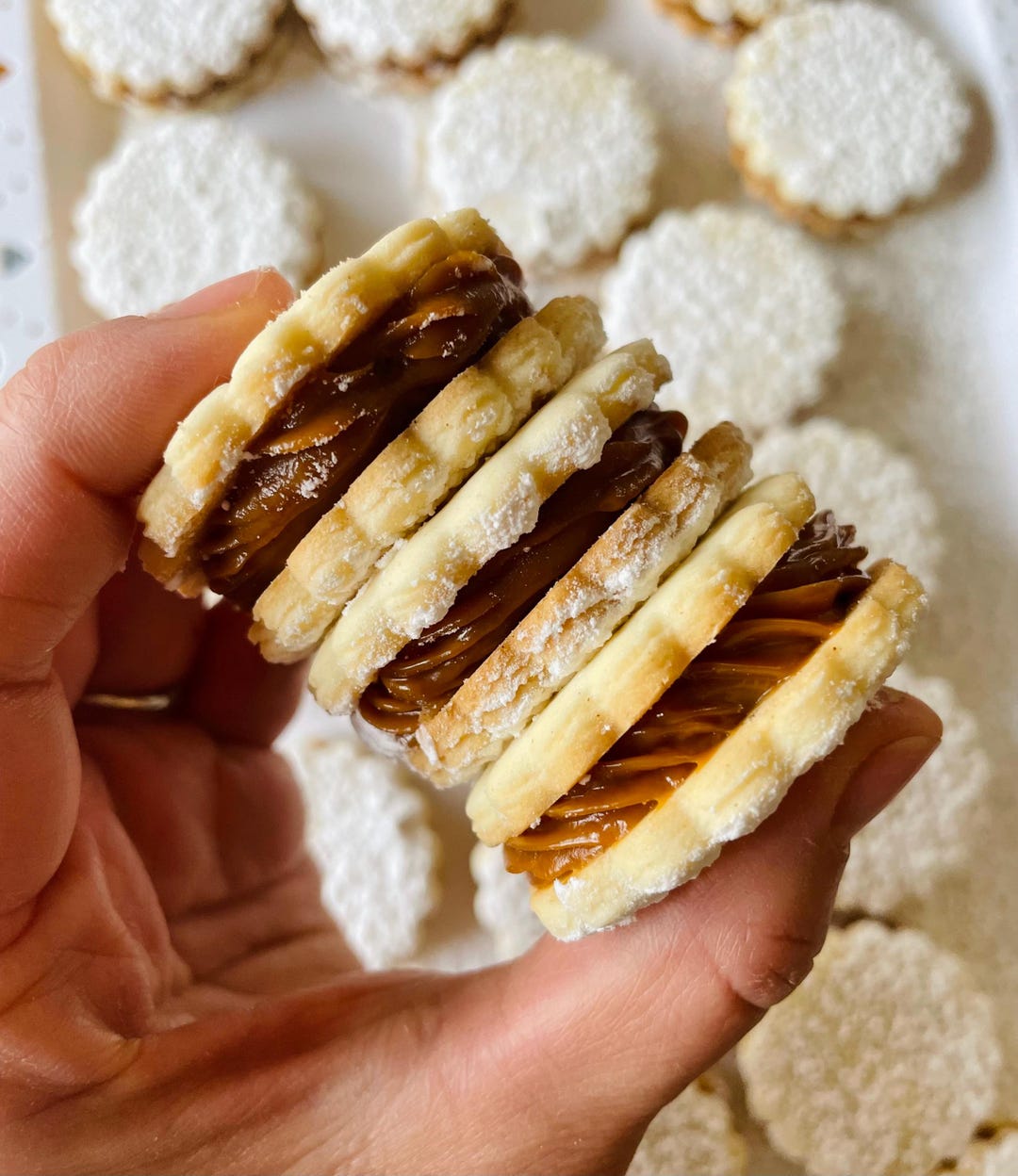 Peruvian Alfajores De Dulce De Leche | Soft Handmade Cookies ...
