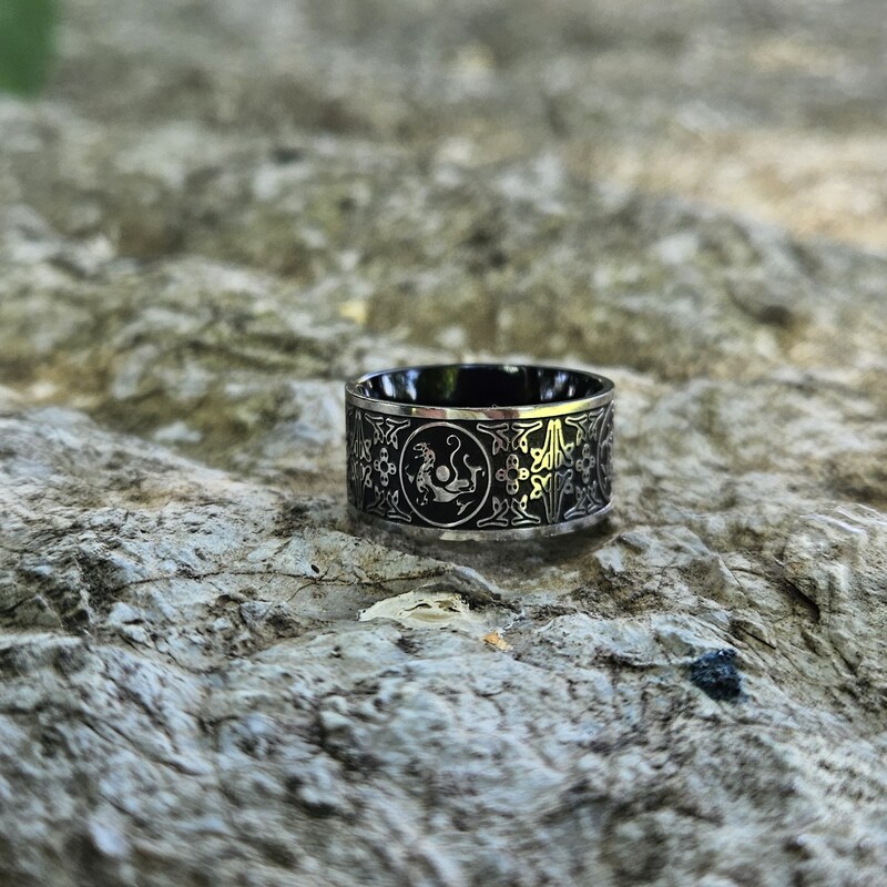Haunted Ring - Etsy