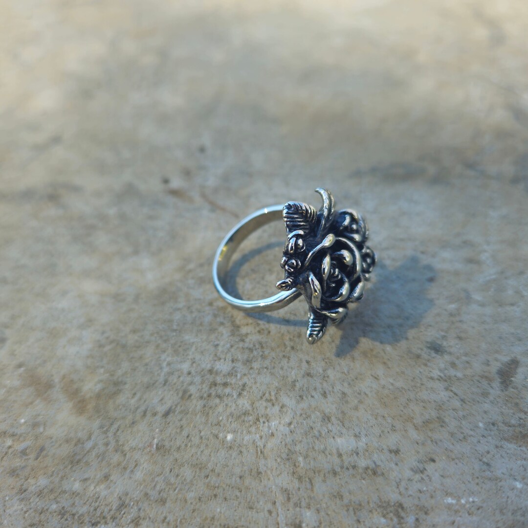 Lilith's Rose Amulet Ring: Metaphysical Beauty Spell - Etsy