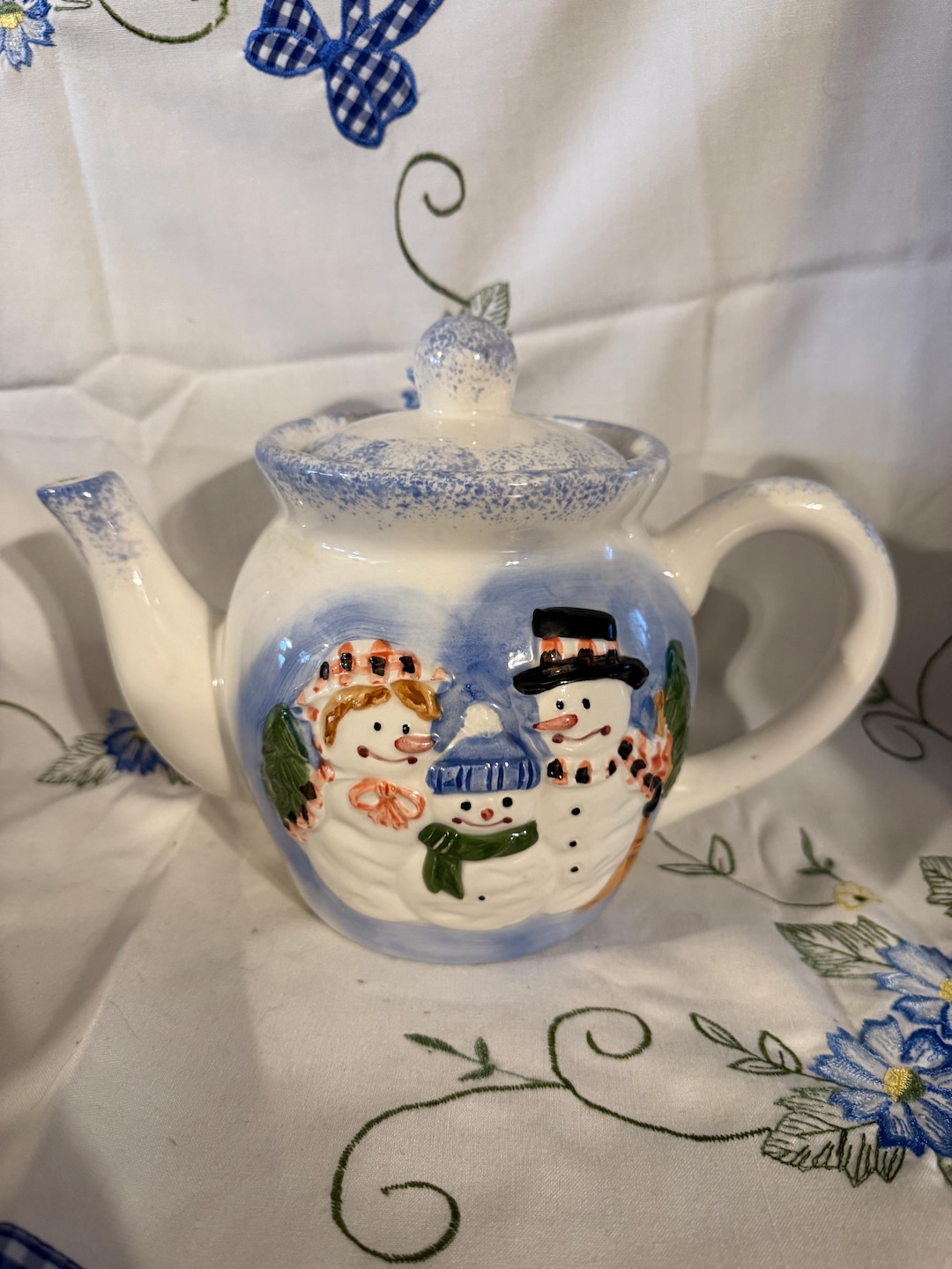 Vintage-style Snowman Family Teapot, Winter Holiday Kitchen Decor ...