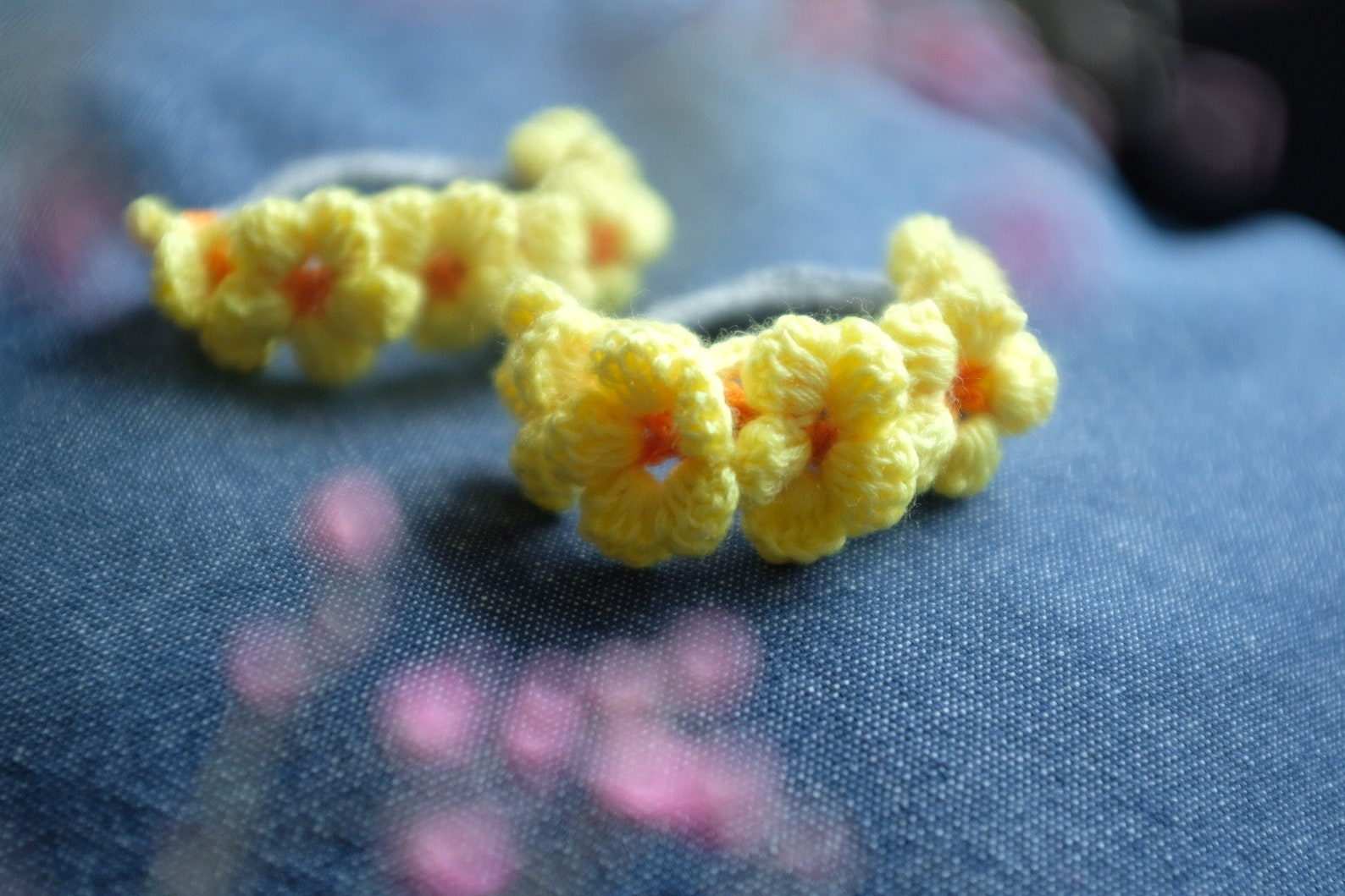 Handmade Crochet Hair Scrunchie With Flowers/flower Hair Tie/handmade ...