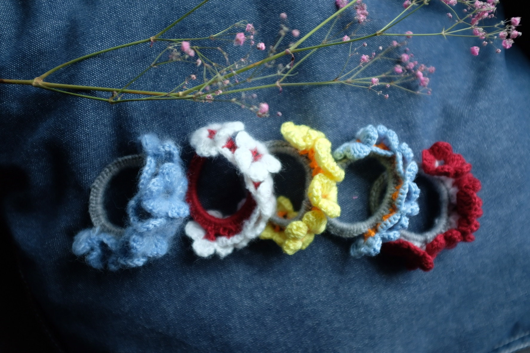 Handmade Crochet Hair Scrunchie With Flowers/flower Hair Tie/handmade ...