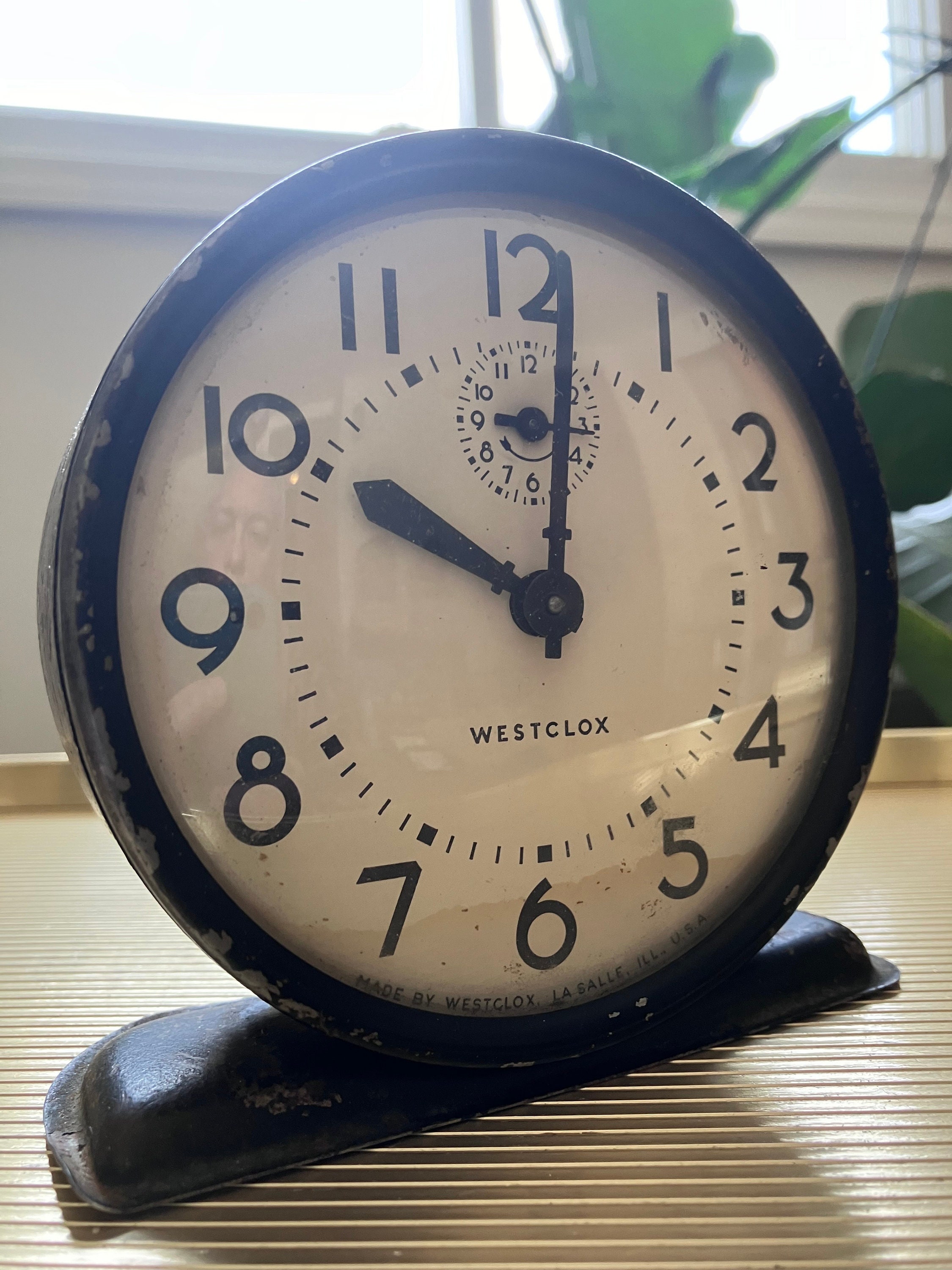 Vintage 1940s Westclox raven Wind-up Alarm Clock With Glass Face ...