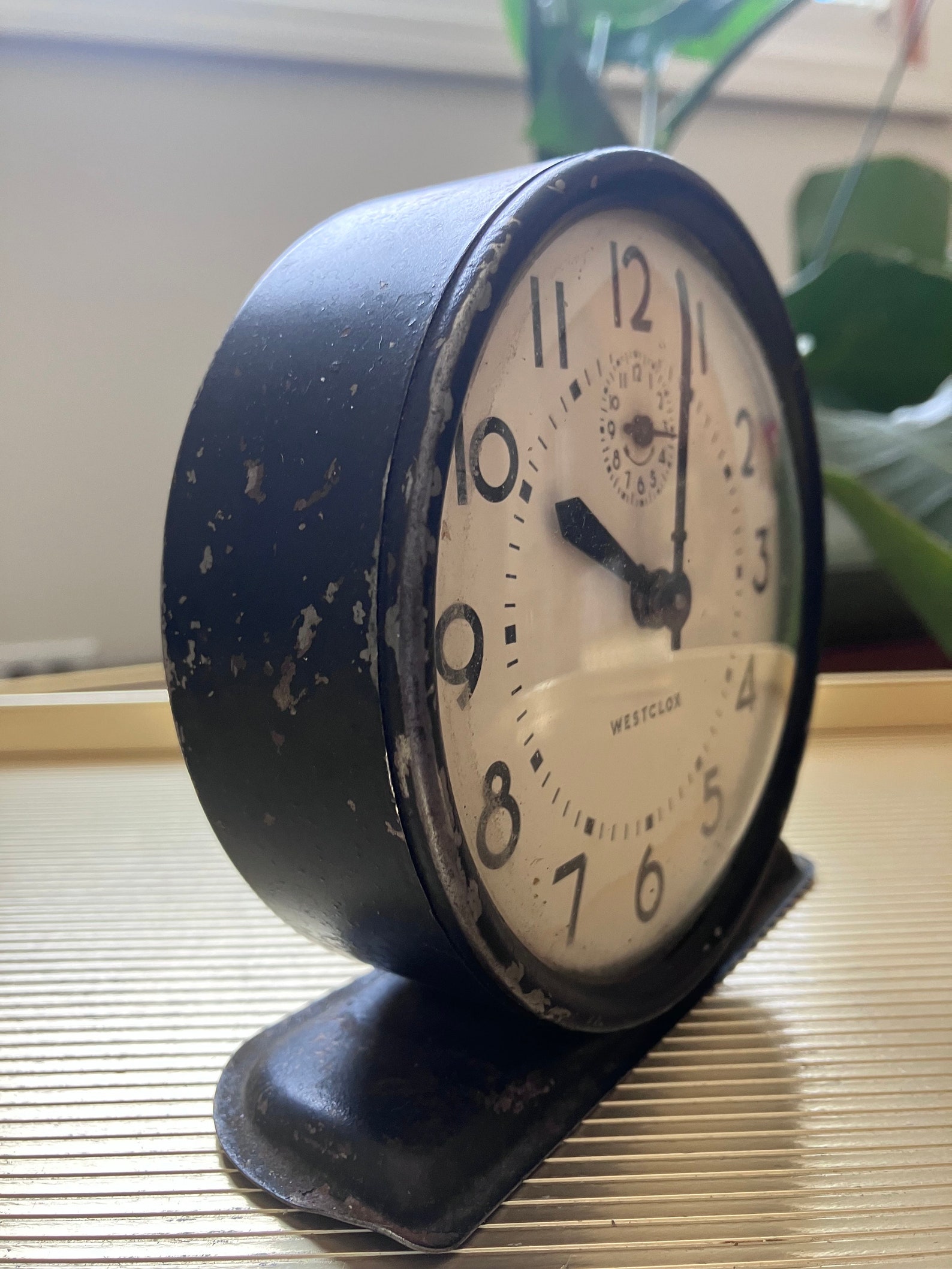 Vintage 1940s Westclox raven Wind-up Alarm Clock With Glass Face ...