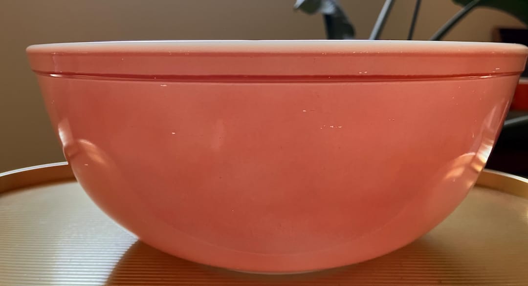 Vintage Pastel Pink PYREX Large Mixing Bowl #404 4-quart Trademark 24 ...