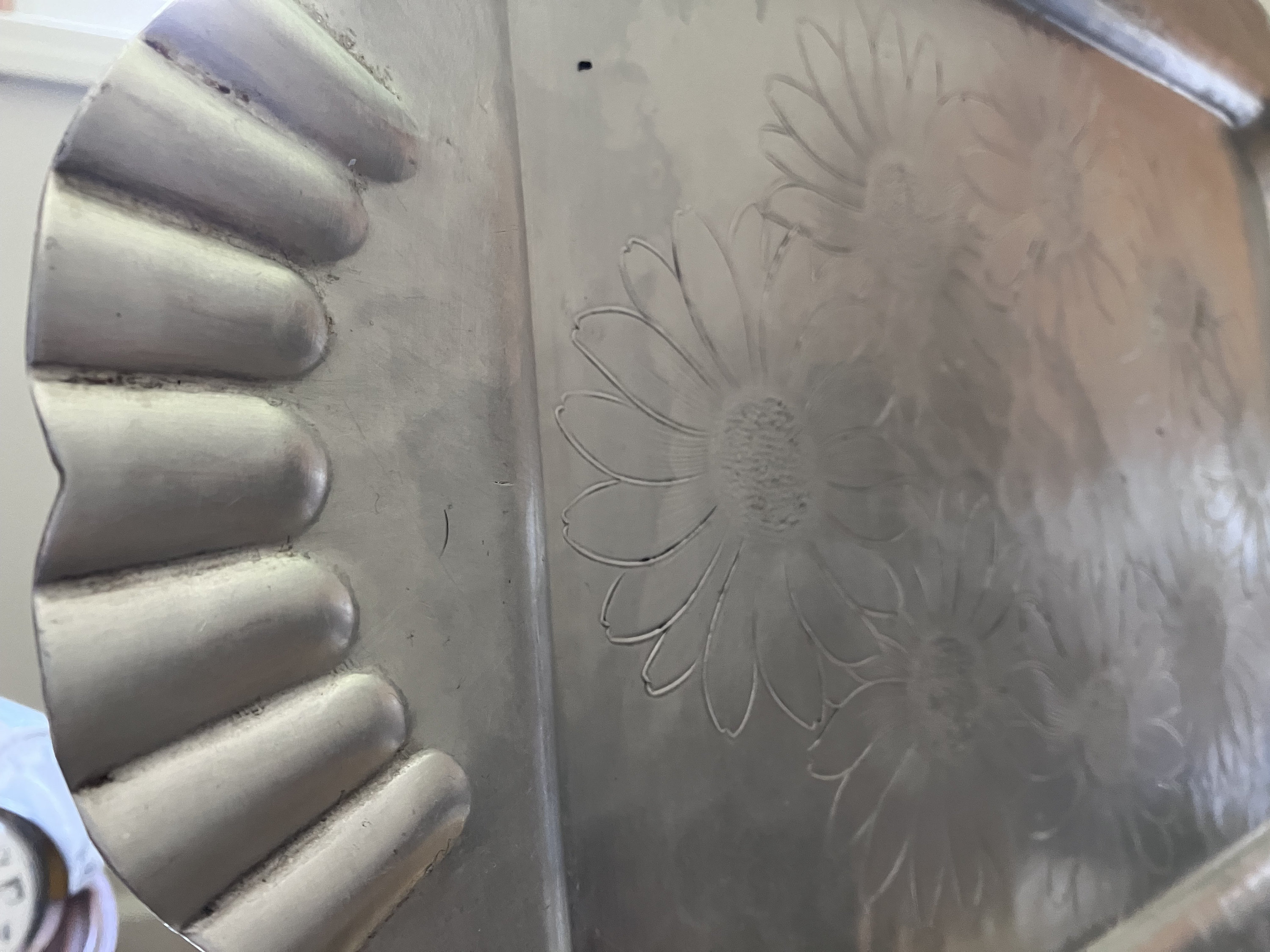 Vintage 1940s Hand-forged Aluminum Metal Tray With Etched Daisy Design ...