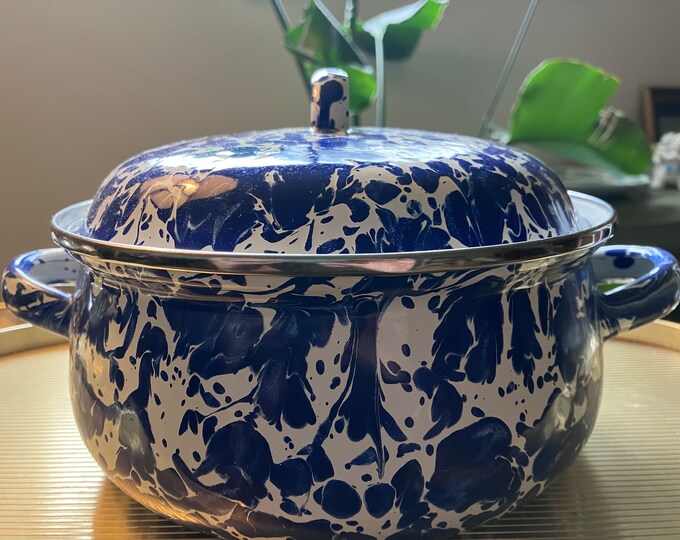 Vintage Golden Rabbit Enamel Dutch Oven Blue & White Marble Enamelware ...