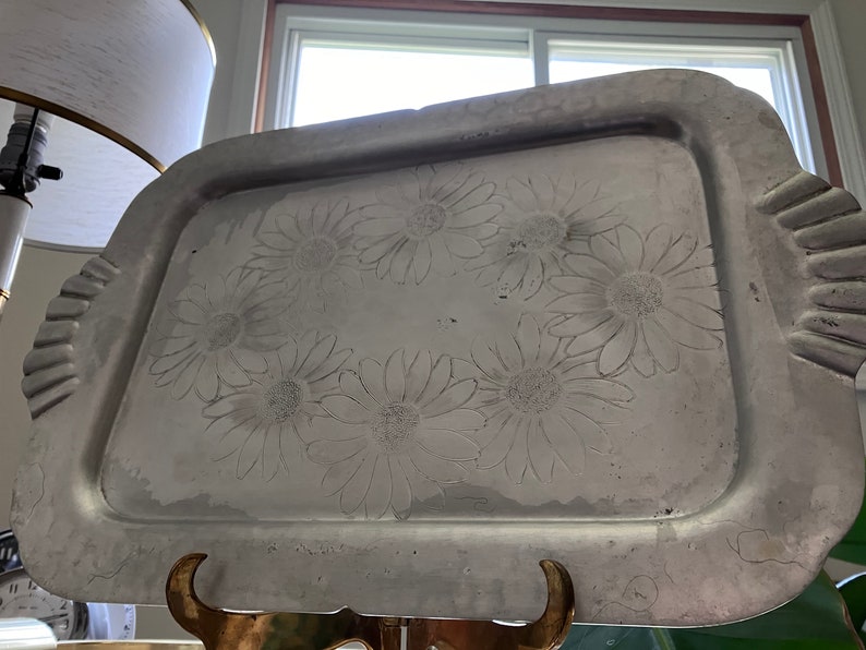 Vintage 1940s Hand-forged Aluminum Metal Tray With Etched Daisy Design ...
