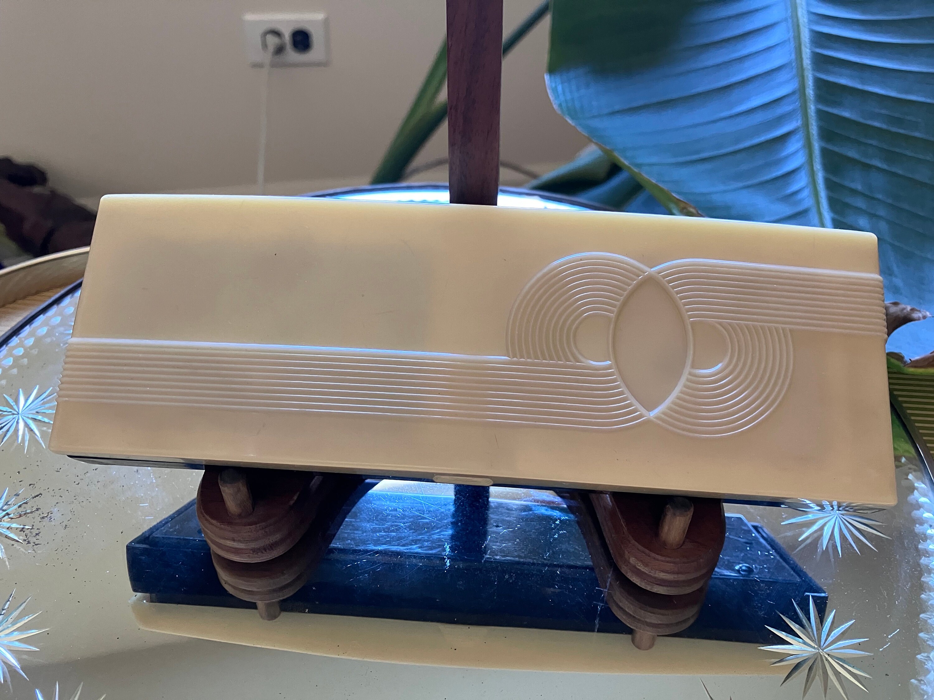 Vintage Art-deco Cream Bakelite Box Set of CRUVER Plastic Playing Cards ...