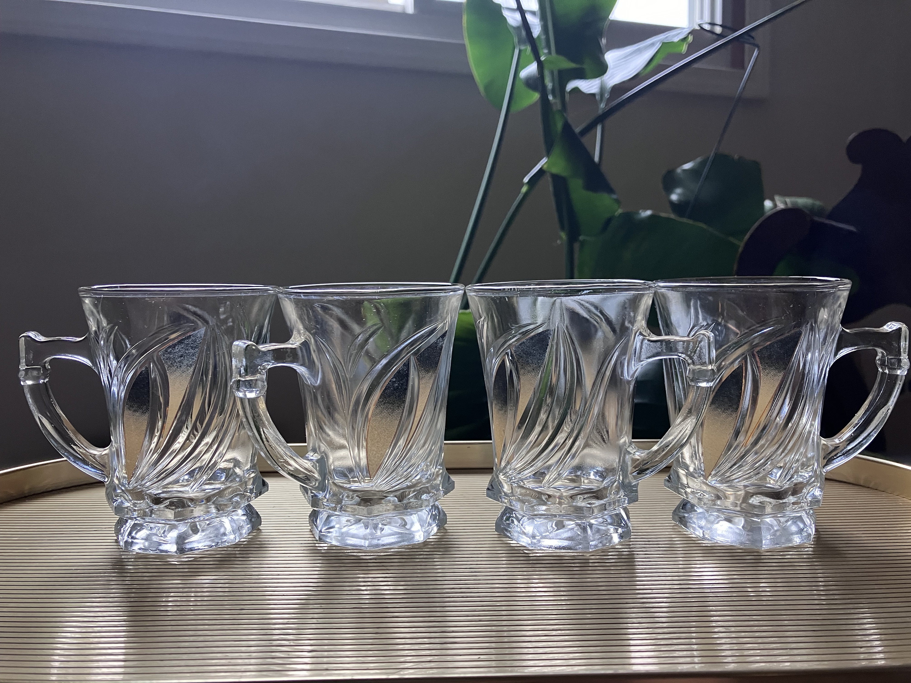 Stylish Vintage Gold and Black Leaf Cut-glass Tea Glass Mugs With ...