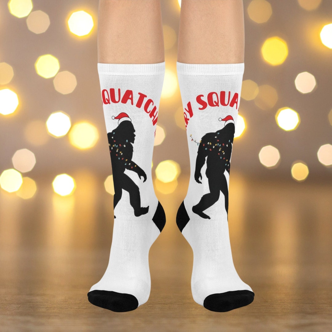 Merry Squatchmas Funny Bigfoot Christmas Cryptid Fan Sasquatch Socks ...