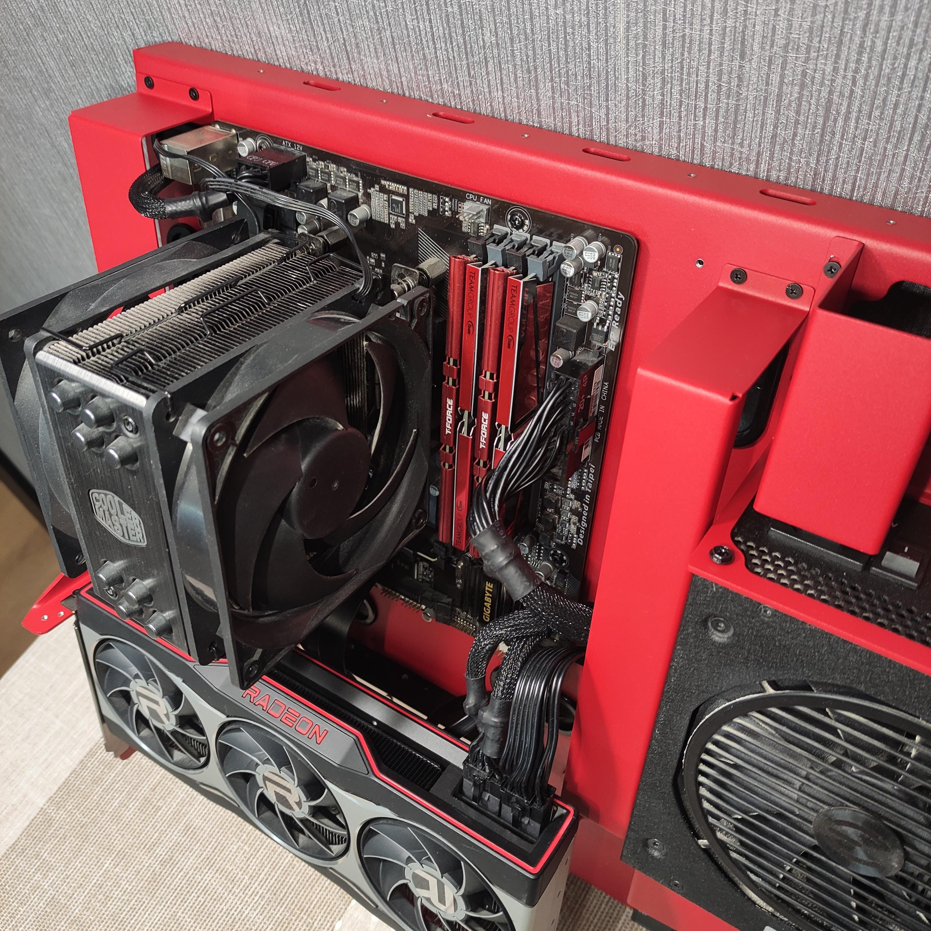 Wall-mounted PC Case – Customizable ATX / Matx / Mini-itx - Etsy